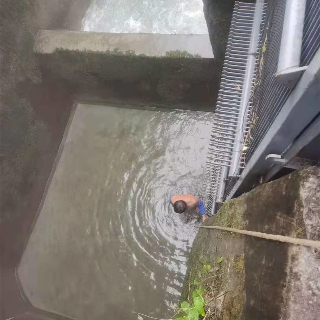 ISO9001 Rotary Trash Mechanical Fine Bar Screen Waste Filter Solid ...